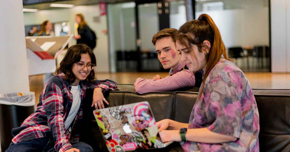 Master's Student for a Day - Graduate School of Humanities - University ...